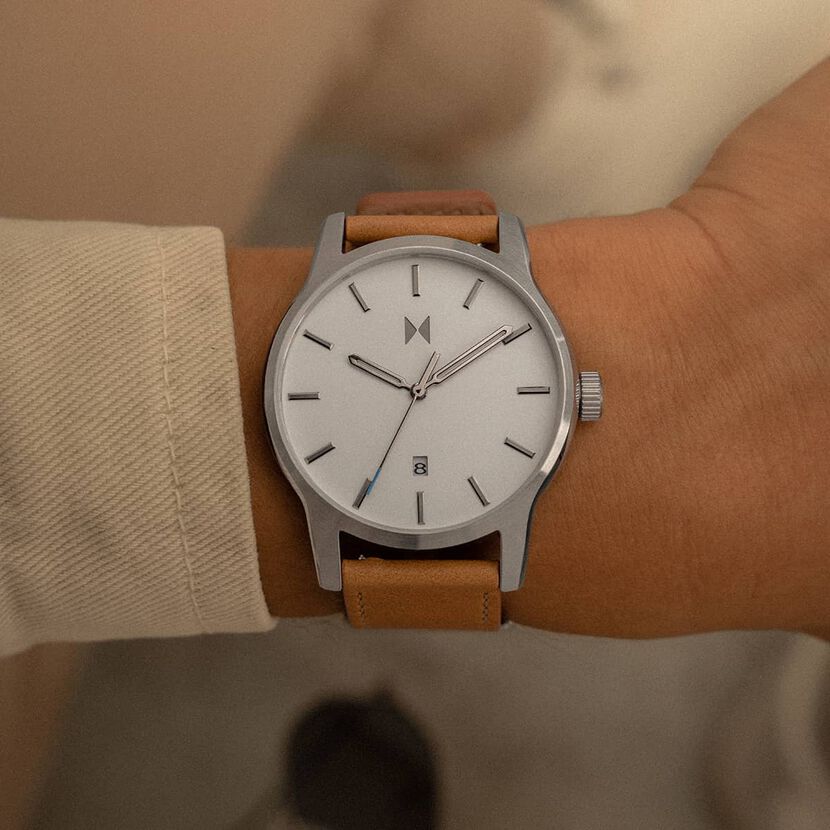 Classic II by MVMT - Clean Men's Watches in Camel Tan | MVMT